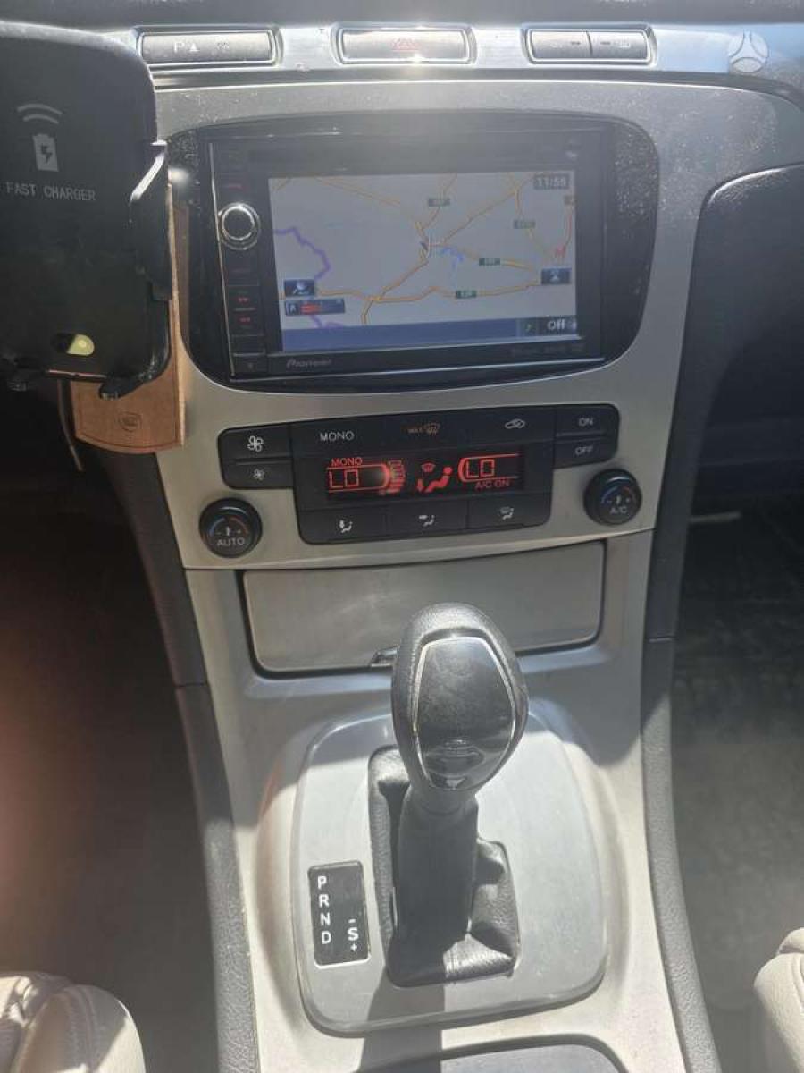 White Ford S-Max 2012 in Kaunas, with an engine capacity of 2.20 L and mileage of 370 thousand km for 2999 €, photo 12 on AUTOMOTO.COM.LV
