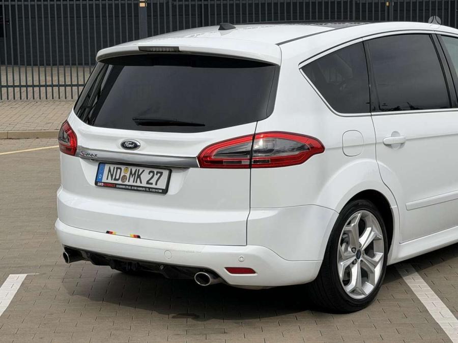 White Ford S-Max 2012 in Jonava, with an engine capacity of 2.20 L and mileage of 267 thousand km for 6500 €, photo 9 on AUTOMOTO.COM.LV