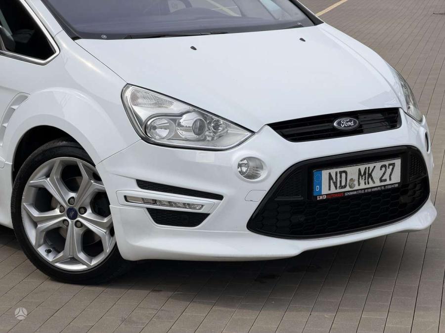White Ford S-Max 2012 in Jonava, with an engine capacity of 2.20 L and mileage of 267 thousand km for 6500 €, photo 15 on AUTOMOTO.COM.LV