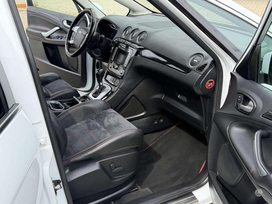 White Ford S-Max 2012 in Jonava, with an engine capacity of 2.20 L and mileage of 267 thousand km for 6500 €, photo 19 on AUTOMOTO.COM.LV