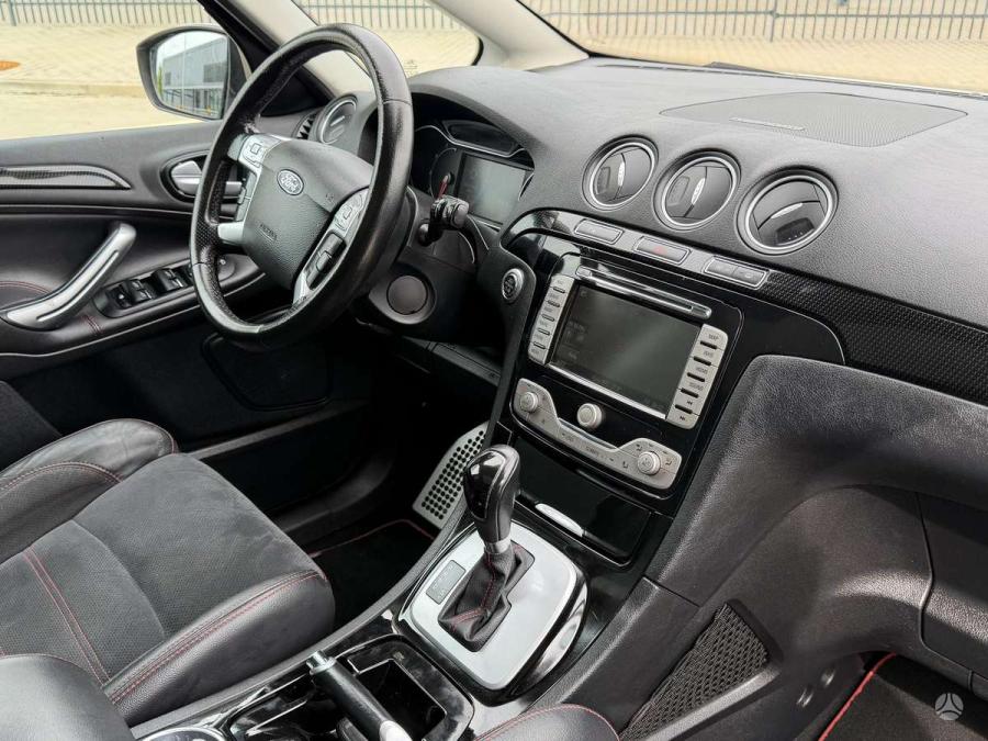 White Ford S-Max 2012 in Jonava, with an engine capacity of 2.20 L and mileage of 267 thousand km for 6500 €, photo 23 on AUTOMOTO.COM.LV