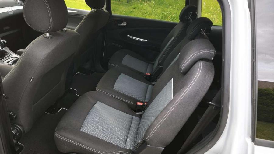 Balts Ford S-Max 2012 Šauļi, ar dzinēja tilpumu 1.60 L un nobraukumu 216 tūkst. km par 4990 €, foto 18 vietnē AUTOMOTO.COM.LV