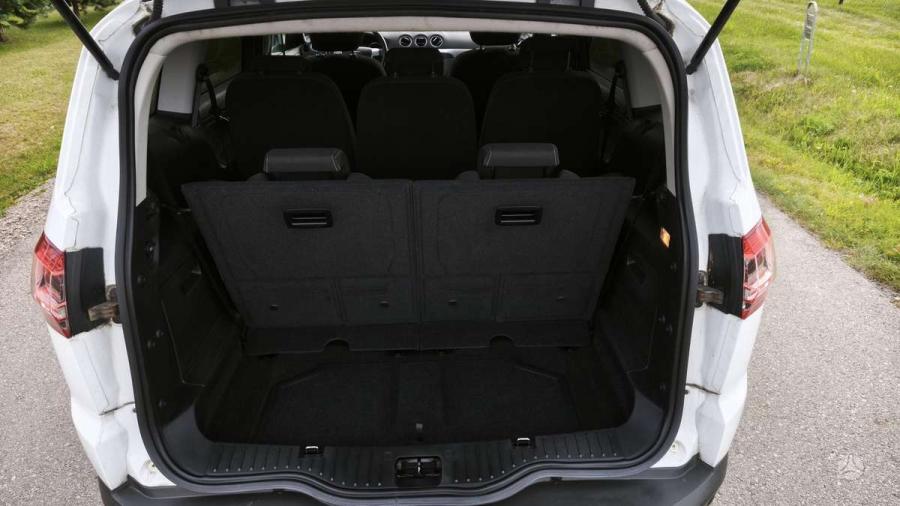 Balts Ford S-Max 2012 Šauļi, ar dzinēja tilpumu 1.60 L un nobraukumu 216 tūkst. km par 4990 €, foto 21 vietnē AUTOMOTO.COM.LV