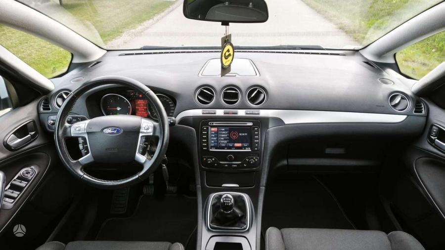 Balts Ford S-Max 2012 Šauļi, ar dzinēja tilpumu 1.60 L un nobraukumu 216 tūkst. km par 4990 €, foto 25 vietnē AUTOMOTO.COM.LV