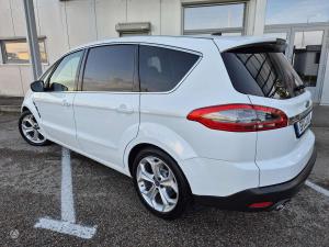 White Ford S-Max 2012 in Jonava, with an engine capacity of 2.20 L and mileage of 285 thousand km for 5999 €, photo 8 on AUTOMOTO.COM.LV