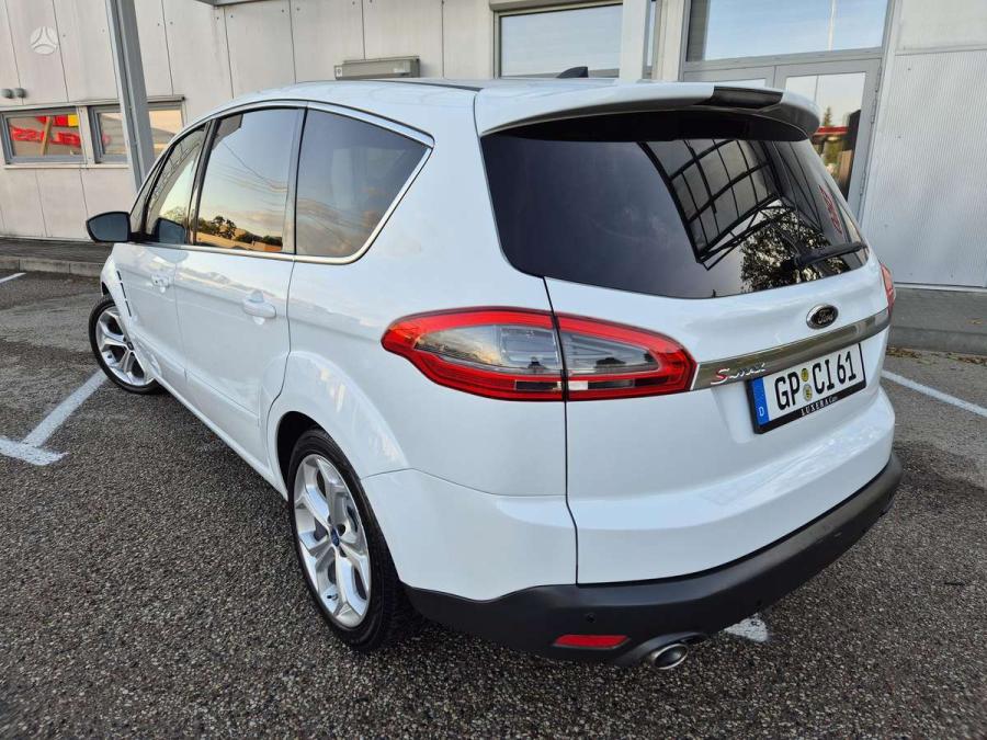 White Ford S-Max 2012 in Jonava, with an engine capacity of 2.20 L and mileage of 285 thousand km for 5999 €, photo 9 on AUTOMOTO.COM.LV