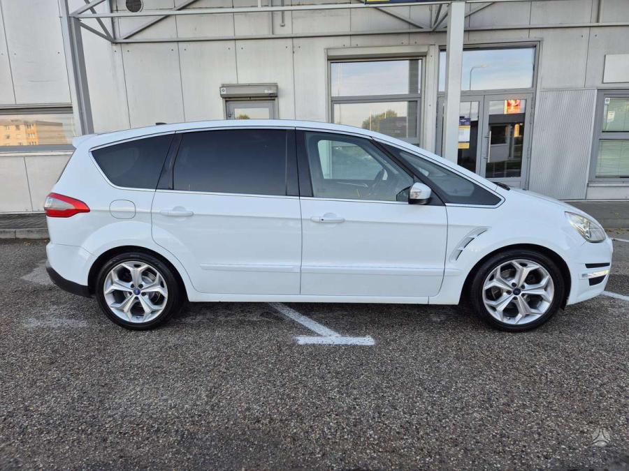 White Ford S-Max 2012 in Jonava, with an engine capacity of 2.20 L and mileage of 285 thousand km for 5999 €, photo 13 on AUTOMOTO.COM.LV