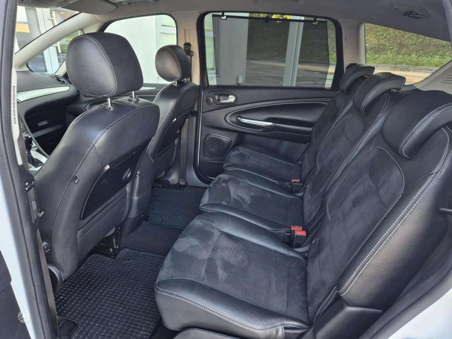White Ford S-Max 2012 in Jonava, with an engine capacity of 2.20 L and mileage of 285 thousand km for 5999 €, photo 15 on AUTOMOTO.COM.LV