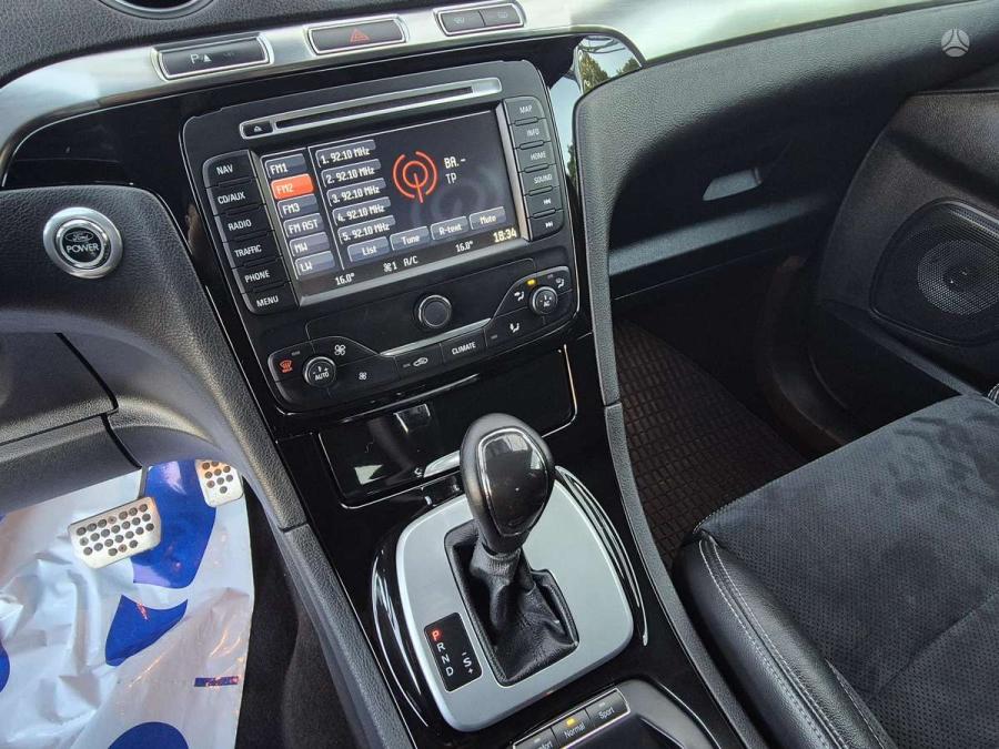 White Ford S-Max 2012 in Jonava, with an engine capacity of 2.20 L and mileage of 285 thousand km for 5999 €, photo 22 on AUTOMOTO.COM.LV
