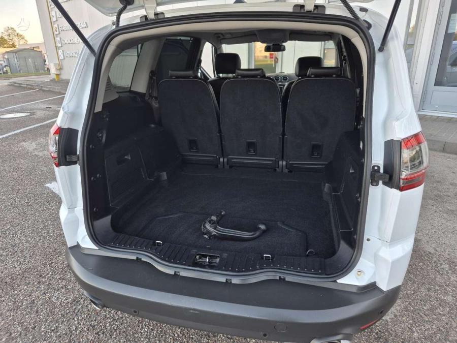 White Ford S-Max 2012 in Jonava, with an engine capacity of 2.20 L and mileage of 285 thousand km for 5999 €, photo 30 on AUTOMOTO.COM.LV