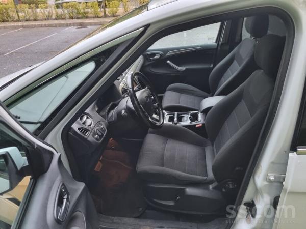White Ford S-Max 2012 in Riga, with an engine capacity of 2.00 L and mileage of 223 thousand km for 4000 €, photo 9 on AUTOMOTO.COM.LV