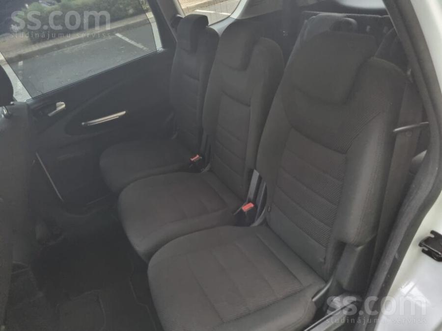 White Ford S-Max 2012 in Riga, with an engine capacity of 2.00 L and mileage of 223 thousand km for 4000 €, photo 12 on AUTOMOTO.COM.LV