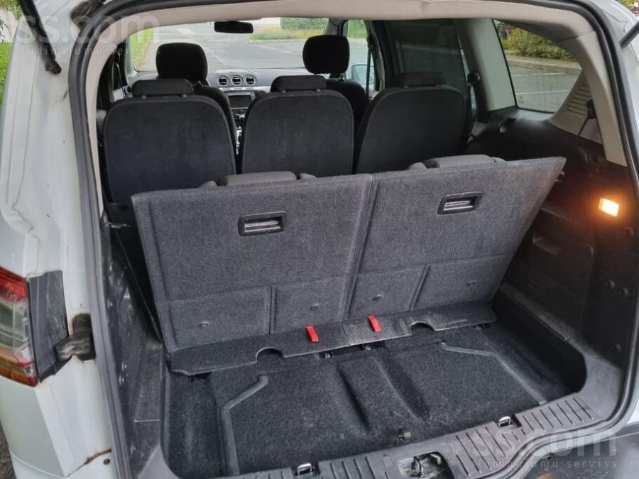 White Ford S-Max 2012 in Riga, with an engine capacity of 2.00 L and mileage of 223 thousand km for 4000 €, photo 14 on AUTOMOTO.COM.LV