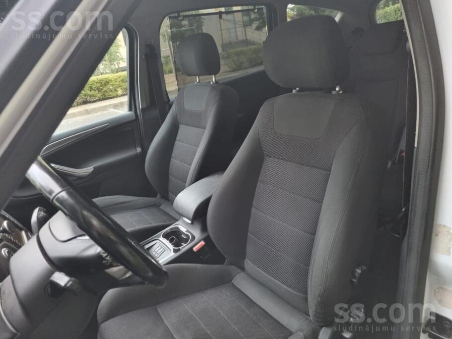 White Ford S-Max 2012 in Riga, with an engine capacity of 2.00 L and mileage of 213 thousand km for 3600 €, photo 10 on AUTOMOTO.COM.LV
