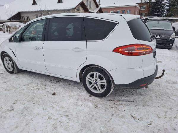 White Ford S-Max 2013 in Pasvalys, with an engine capacity of 2.00 L and mileage of 268 thousand km for 3850 €, photo 4 on AUTOMOTO.COM.LV