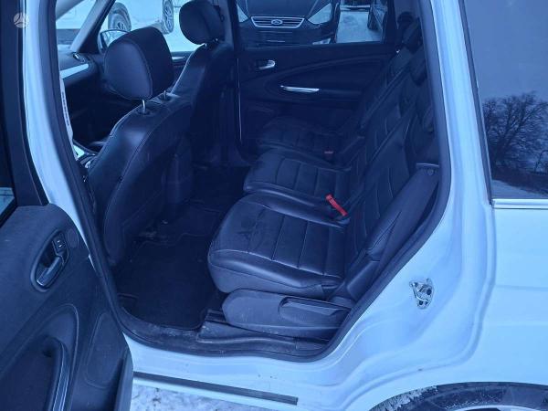 White Ford S-Max 2013 in Pasvalys, with an engine capacity of 2.00 L and mileage of 268 thousand km for 3850 €, photo 10 on AUTOMOTO.COM.LV