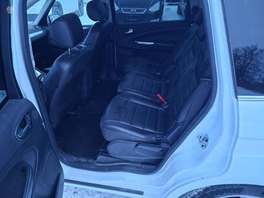 Balts Ford S-Max 2013 Pasvalys, ar dzinēja tilpumu 2.00 L un nobraukumu 268 tūkst. km par 3850 €, foto 10 vietnē AUTOMOTO.COM.LV