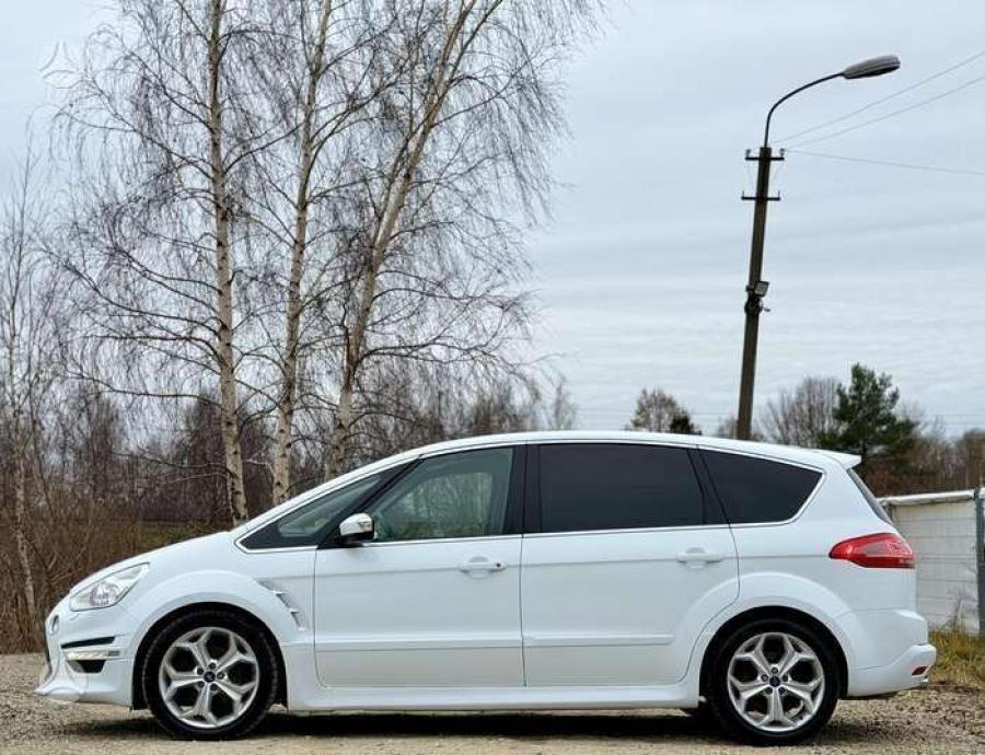 White Ford S-Max 2013 in Siauliai, with an engine capacity of 2.00 L and mileage of 269 thousand km for 8950 €, photo 13 on AUTOMOTO.COM.LV
