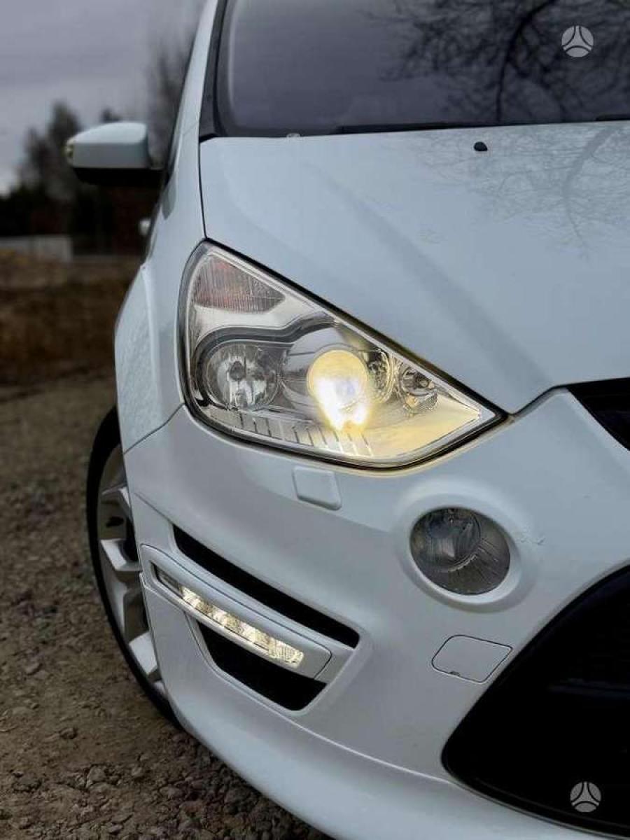 White Ford S-Max 2013 in Siauliai, with an engine capacity of 2.00 L and mileage of 269 thousand km for 8950 €, photo 17 on AUTOMOTO.COM.LV