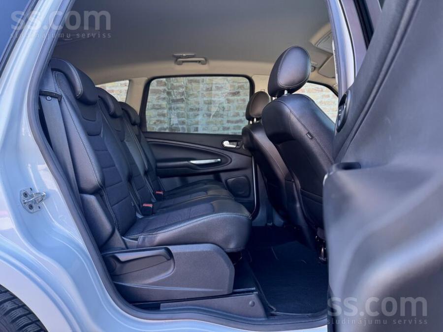 White Ford S-Max 2013 in Riga, with an engine capacity of 2.00 L and mileage of 311 thousand km for 3900 €, photo 15 on AUTOMOTO.COM.LV