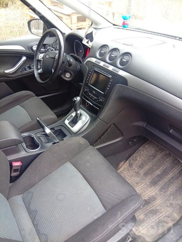 White Ford S-Max 2013 in Riga, with an engine capacity of 2.00 L and mileage of 260 thousand km for 3000 €, photo 3 on AUTOMOTO.COM.LV