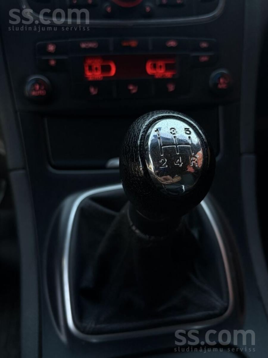 Balts Ford S-Max 2013 Kuldīga, ar dzinēja tilpumu 2.00 L un nobraukumu 0 tūkst. km par 4500 €, foto 6 vietnē AUTOMOTO.COM.LV