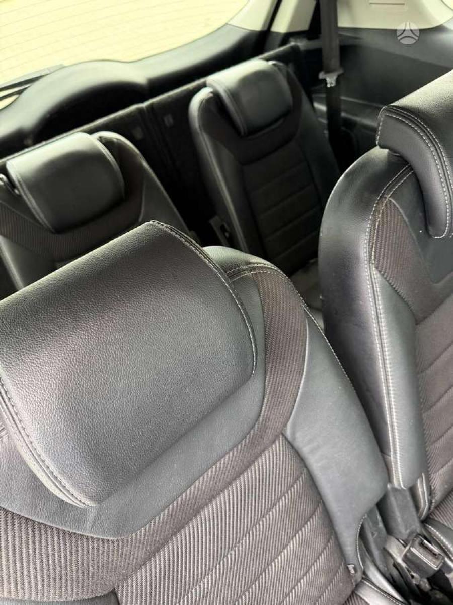 White Ford S-Max 2013 in Klaipeda, with an engine capacity of 0.00 L and mileage of 274 thousand km for 4400 €, photo 20 on AUTOMOTO.COM.LV