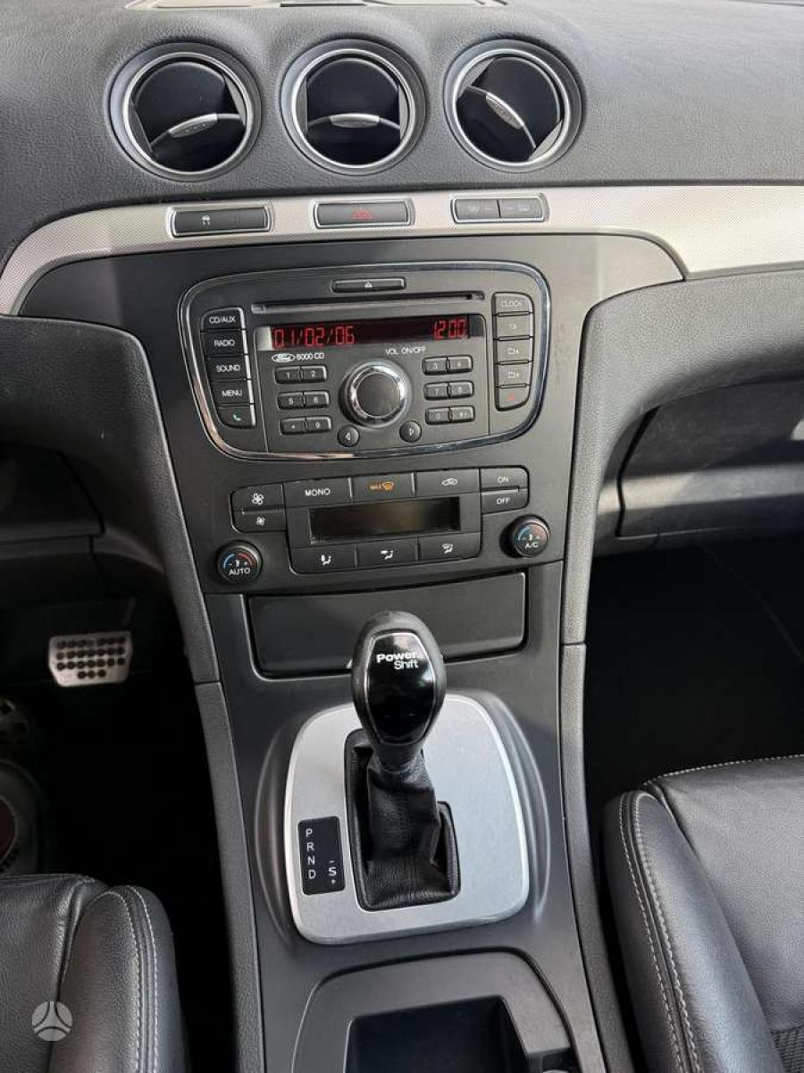 Balts Ford S-Max 2013 Šauļi, ar dzinēja tilpumu 2.00 L un nobraukumu 272 tūkst. km par 5500 €, foto 24 vietnē AUTOMOTO.COM.LV