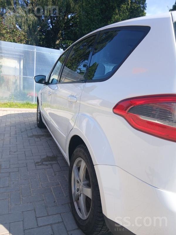 White Ford S-Max 2013 in Riga, with an engine capacity of 2.00 L and mileage of 363 thousand km for 2700 €, photo 5 on AUTOMOTO.COM.LV