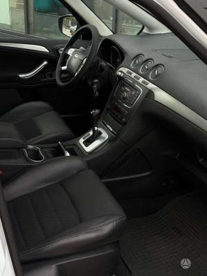 White Ford S-Max 2013 in Klaipeda, with an engine capacity of 0.00 L and mileage of 274 thousand km for 4550 €, photo 12 on AUTOMOTO.COM.LV