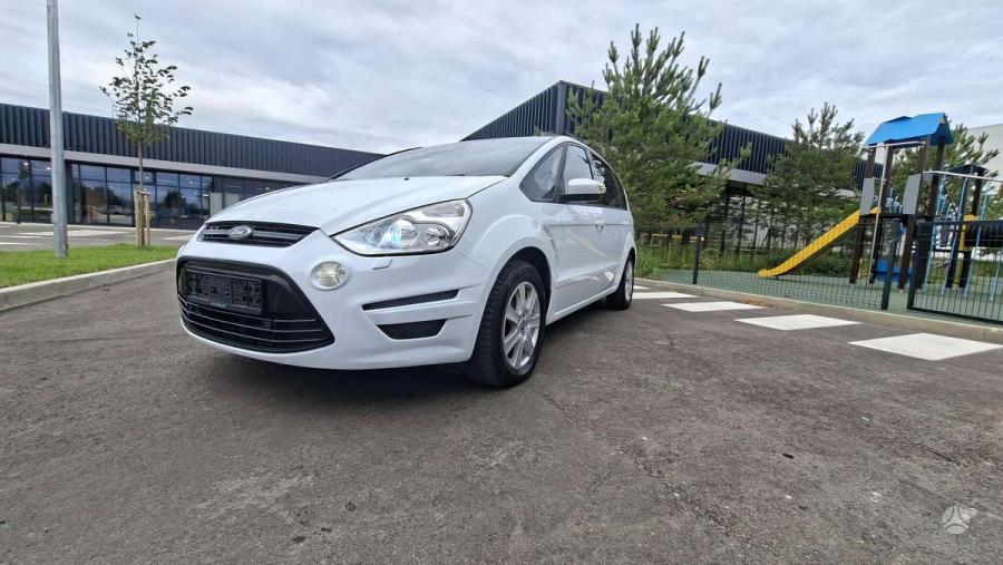 Balts Ford S-Max 2013 Kauņa, ar dzinēja tilpumu 2.00 L un nobraukumu 318 tūkst. km par 4850 €, foto 3 vietnē AUTOMOTO.COM.LV