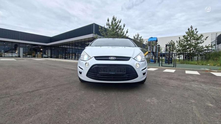 Balts Ford S-Max 2013 Kauņa, ar dzinēja tilpumu 2.00 L un nobraukumu 318 tūkst. km par 4850 €, foto 4 vietnē AUTOMOTO.COM.LV