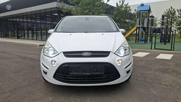 White Ford S-Max 2013 in Kaunas, with an engine capacity of 2.00 L and mileage of 318 thousand km for 4850 €, photo 4 on AUTOMOTO.COM.LV