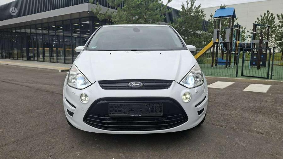 Balts Ford S-Max 2013 Kauņa, ar dzinēja tilpumu 2.00 L un nobraukumu 318 tūkst. km par 4850 €, foto 5 vietnē AUTOMOTO.COM.LV