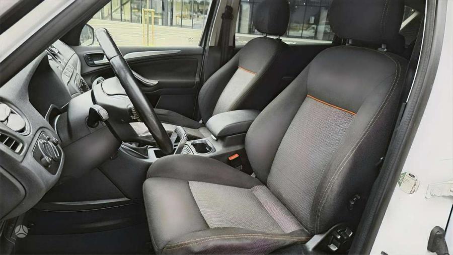 Balts Ford S-Max 2013 Kauņa, ar dzinēja tilpumu 2.00 L un nobraukumu 318 tūkst. km par 4850 €, foto 14 vietnē AUTOMOTO.COM.LV