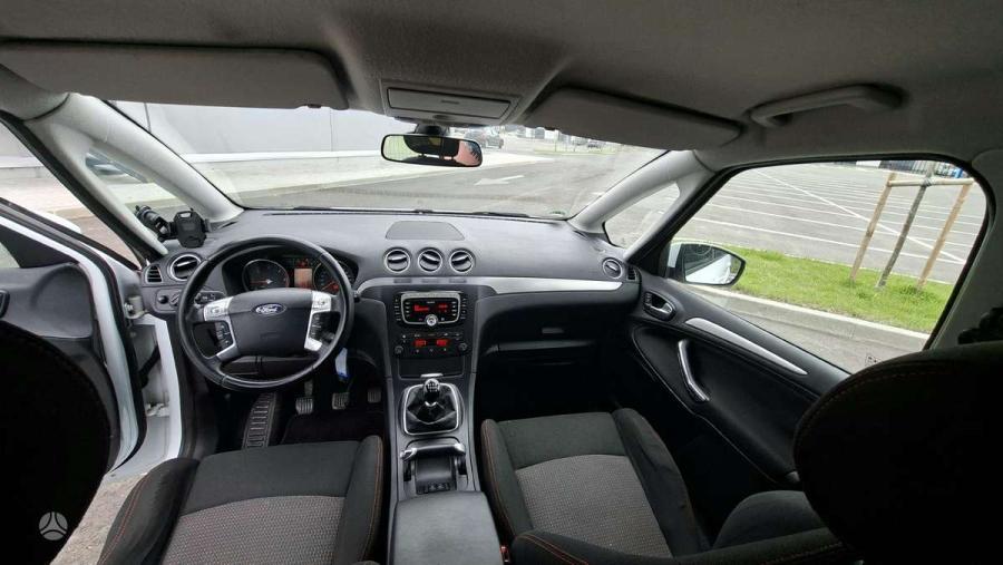 Balts Ford S-Max 2013 Kauņa, ar dzinēja tilpumu 2.00 L un nobraukumu 318 tūkst. km par 4850 €, foto 16 vietnē AUTOMOTO.COM.LV