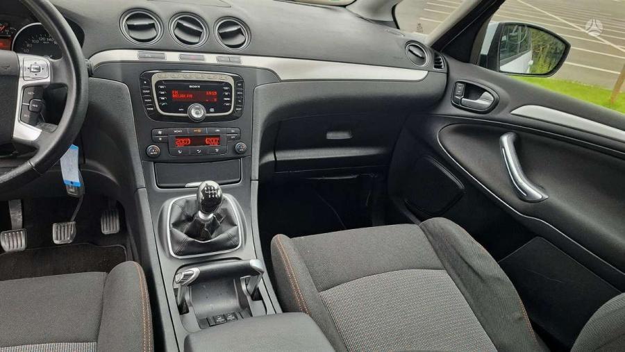 Balts Ford S-Max 2013 Kauņa, ar dzinēja tilpumu 2.00 L un nobraukumu 318 tūkst. km par 4850 €, foto 19 vietnē AUTOMOTO.COM.LV