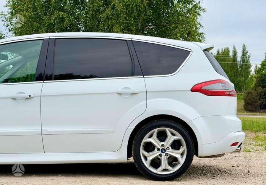 White Ford S-Max 2013 in Siauliai, with an engine capacity of 2.20 L and mileage of 269 thousand km for 7950 €, photo 9 on AUTOMOTO.COM.LV