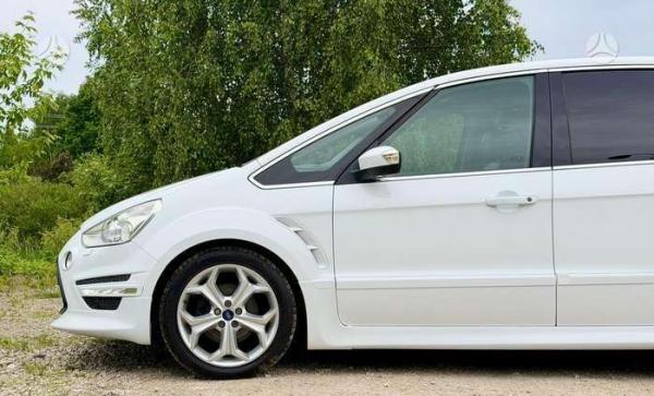 Форд С-Макс 2013 в Шяуляй на AUTOMOTO.COM.LV Белый Форд С-Макс 2013 в Шяуляй, объемом двигателя 2.20 л и пробегом 269 тыс. км за 7950 €, фото 8 на AUTOMOTO.COM.LV