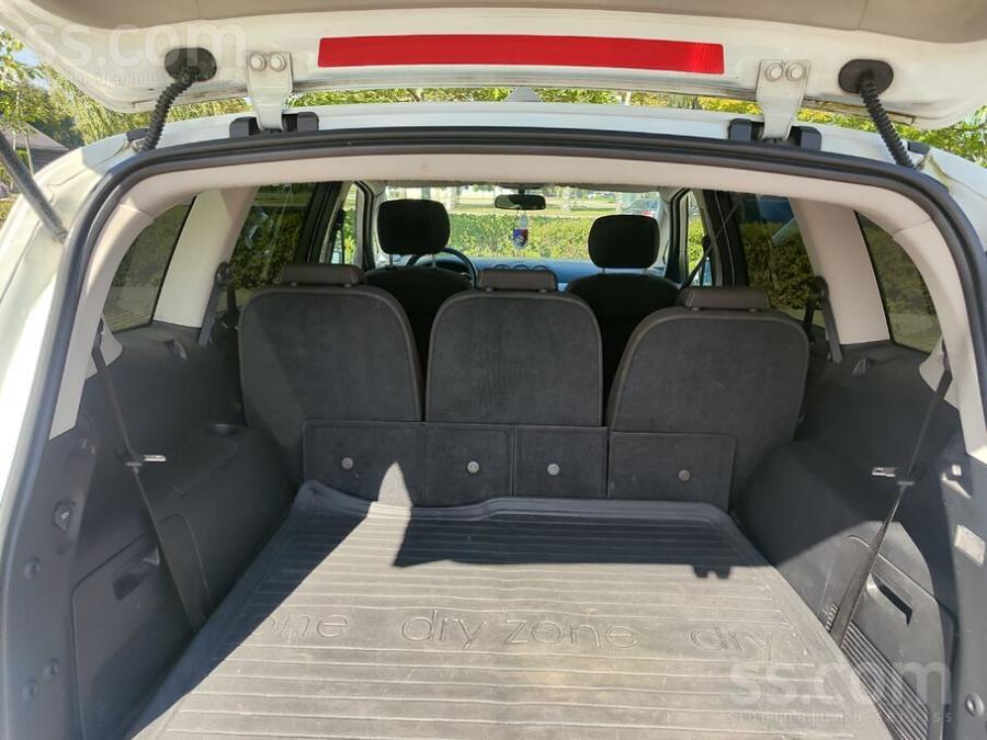 Balts Ford S-Max 2013 Jelgava, ar dzinēja tilpumu 2.00 L un nobraukumu 304 tūkst. km par 4490 €, foto 19 vietnē AUTOMOTO.COM.LV