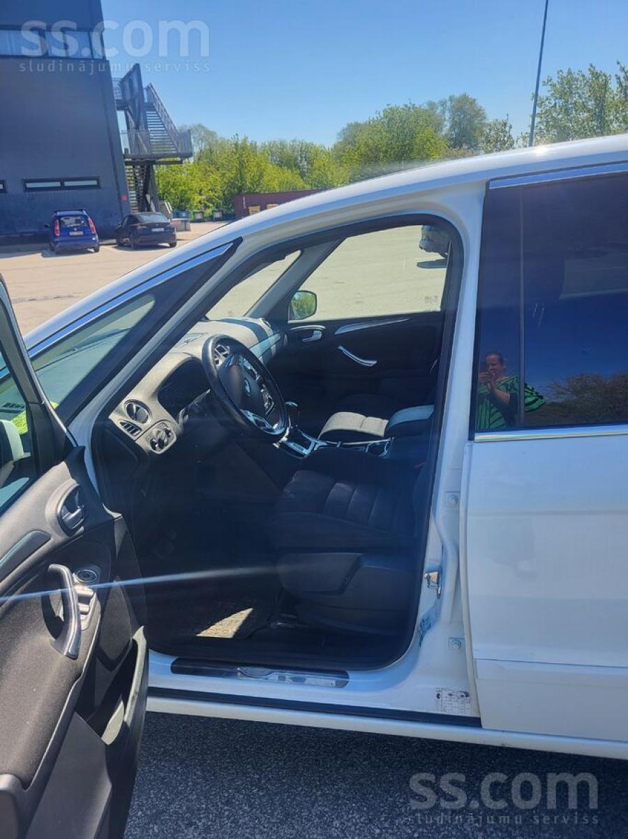 White Ford S-Max 2014 in Riga, with an engine capacity of 2.00 L and mileage of 235 thousand km for 4800 €, photo 8 on AUTOMOTO.COM.LV