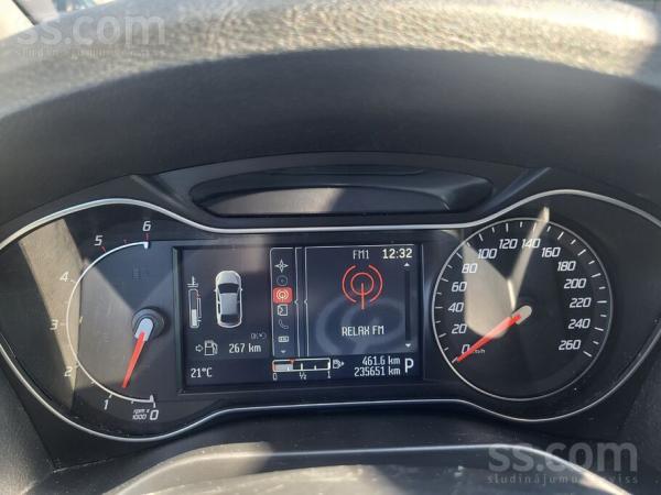 White Ford S-Max 2014 in Riga, with an engine capacity of 2.00 L and mileage of 235 thousand km for 4800 €, photo 8 on AUTOMOTO.COM.LV