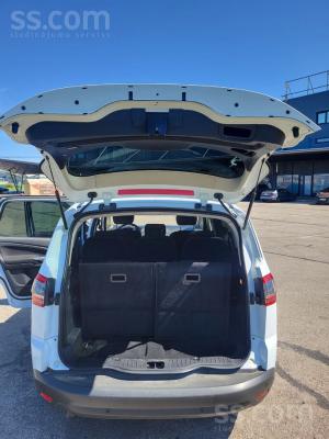 White Ford S-Max 2014 in Riga, with an engine capacity of 2.00 L and mileage of 235 thousand km for 4800 €, photo 10 on AUTOMOTO.COM.LV