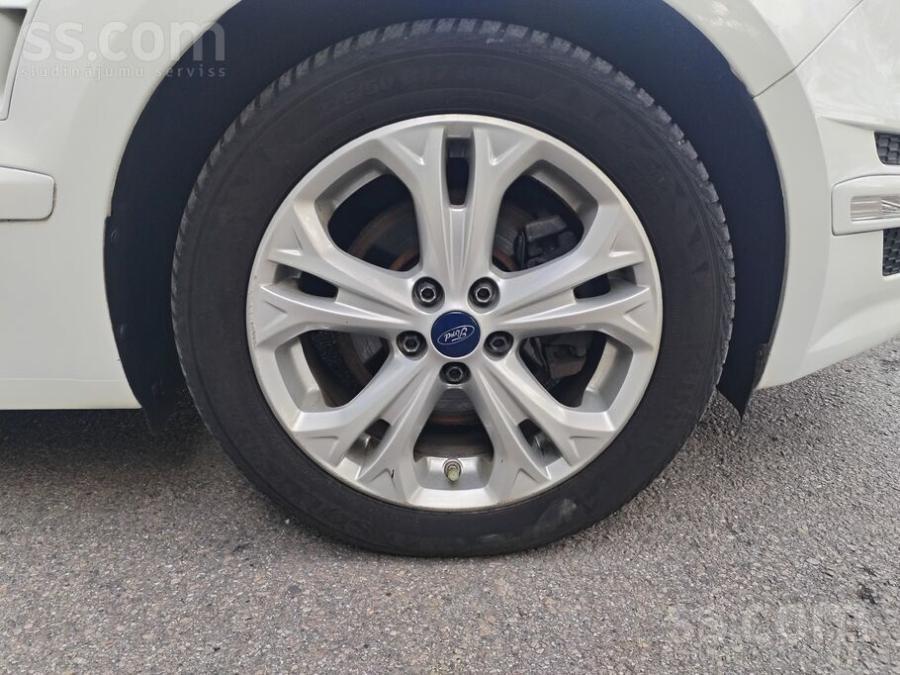 White Ford S-Max 2014 in Riga, with an engine capacity of 2.20 L and mileage of 229 thousand km for 4990 €, photo 26 on AUTOMOTO.COM.LV
