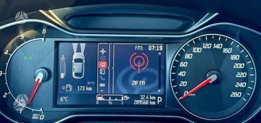 White Ford S-Max 2014 in Siauliai, with an engine capacity of 2.20 L and mileage of 290 thousand km for 8999 €, photo 36 on AUTOMOTO.COM.LV