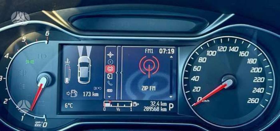 White Ford S-Max 2014 in Siauliai, with an engine capacity of 2.20 L and mileage of 290 thousand km for 7950 €, photo 36 on AUTOMOTO.COM.LV