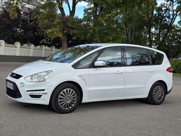 Форд С-Макс 2014 в Таураге на AUTOMOTO.COM.LV Белый Форд С-Макс 2014 в Таураге, объемом двигателя 2.00 л и пробегом 258 тыс. км за 4490 €, фото 5 на AUTOMOTO.COM.LV