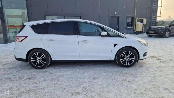 White Ford S-Max 2015 in Siauliai, with an engine capacity of 2.00 L and mileage of 230 thousand km for 8900 €, photo 7 on AUTOMOTO.COM.LV