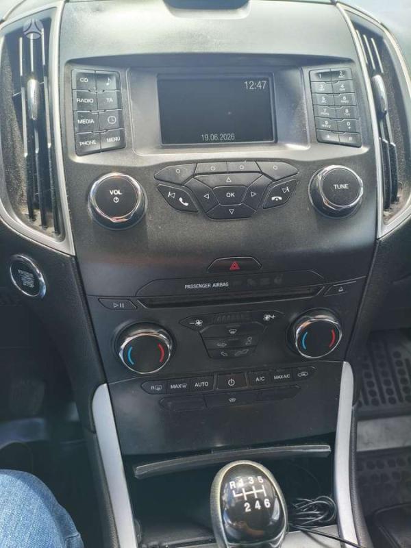 White Ford S-Max 2015 in Jurbarkas, with an engine capacity of 2.00 L and mileage of 249 thousand km for 7200 €, photo 8 on AUTOMOTO.COM.LV