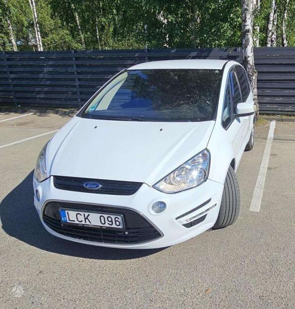 White Ford S-Max 2015 in Vilnius, with an engine capacity of 2.00 L and mileage of 260 thousand km for 4800 €, photo 1 on AUTOMOTO.COM.LV